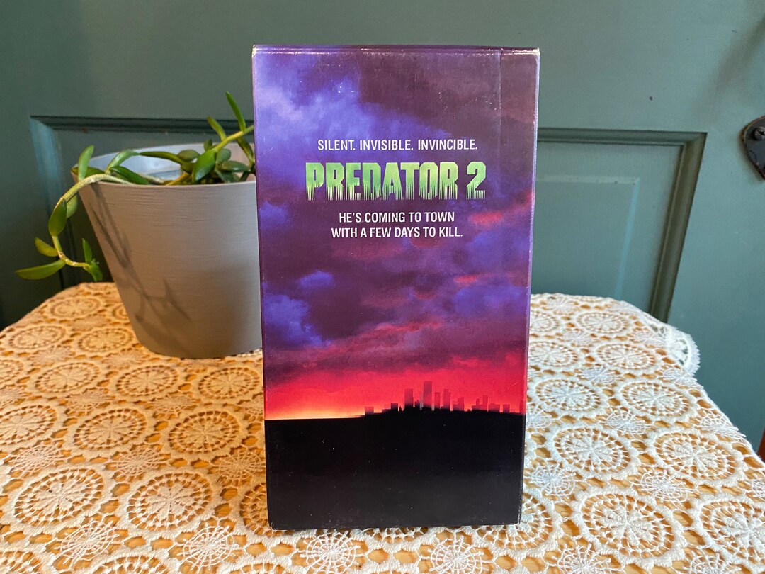 Predator 2 on VHS Vintage Horror Tapes Movies Collector - Etsy