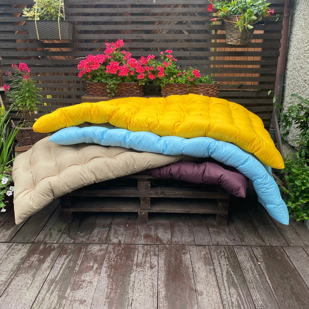 Custom Floor Cushion Seating - Outdoor Floor Pillow Seating - Water ...