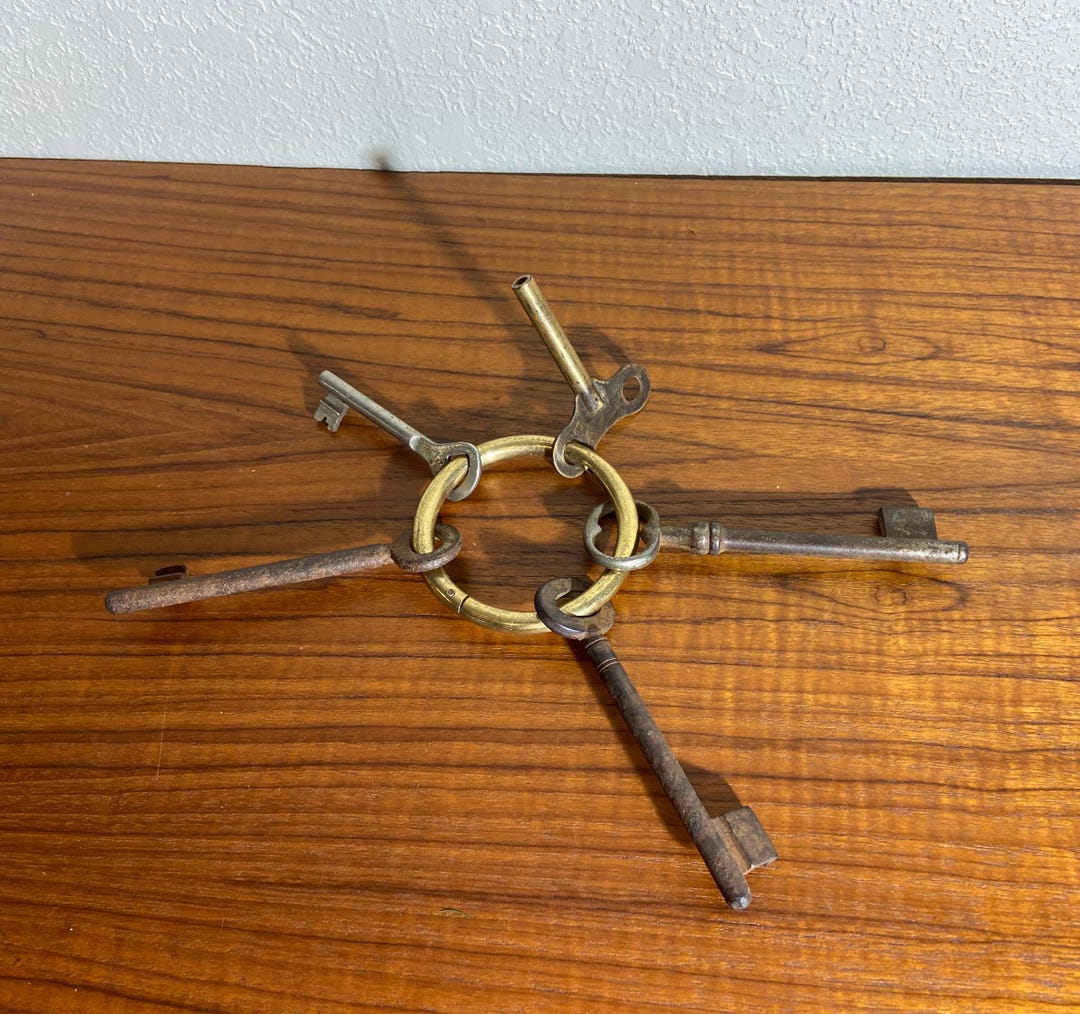 Vintage Brass Key Ring With Old Skeleton Keys - Etsy