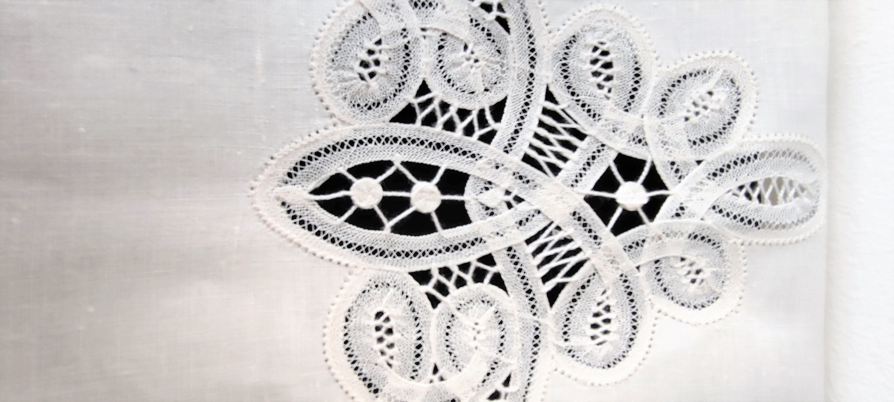 Battenburg Lace Square Ivory Vintage Tablecloth Lace Mat Whitework Lace ...