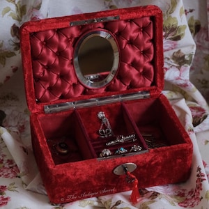 19th Century Victorian Red Velvet Jewelry Box – Tufted Silk Interior - Etsy