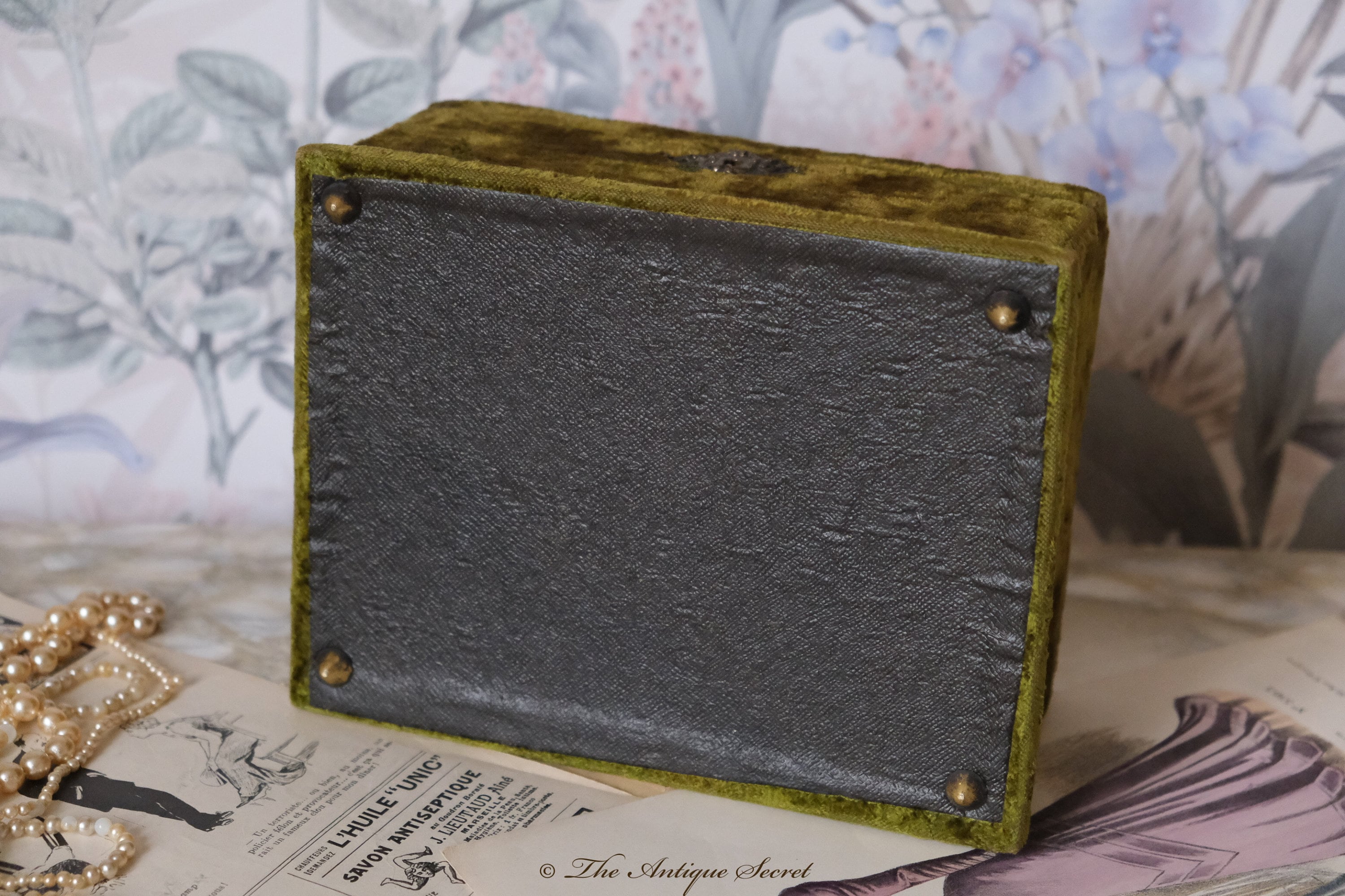 Gorgeous Antique 19th Century Victorian Jewelry Box With Green Velvet ...