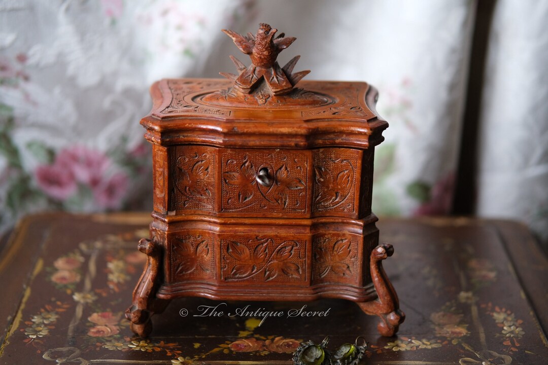 Adorable Tiny Victorian Jewelry Box Swiss Black Forest With Bird and ...