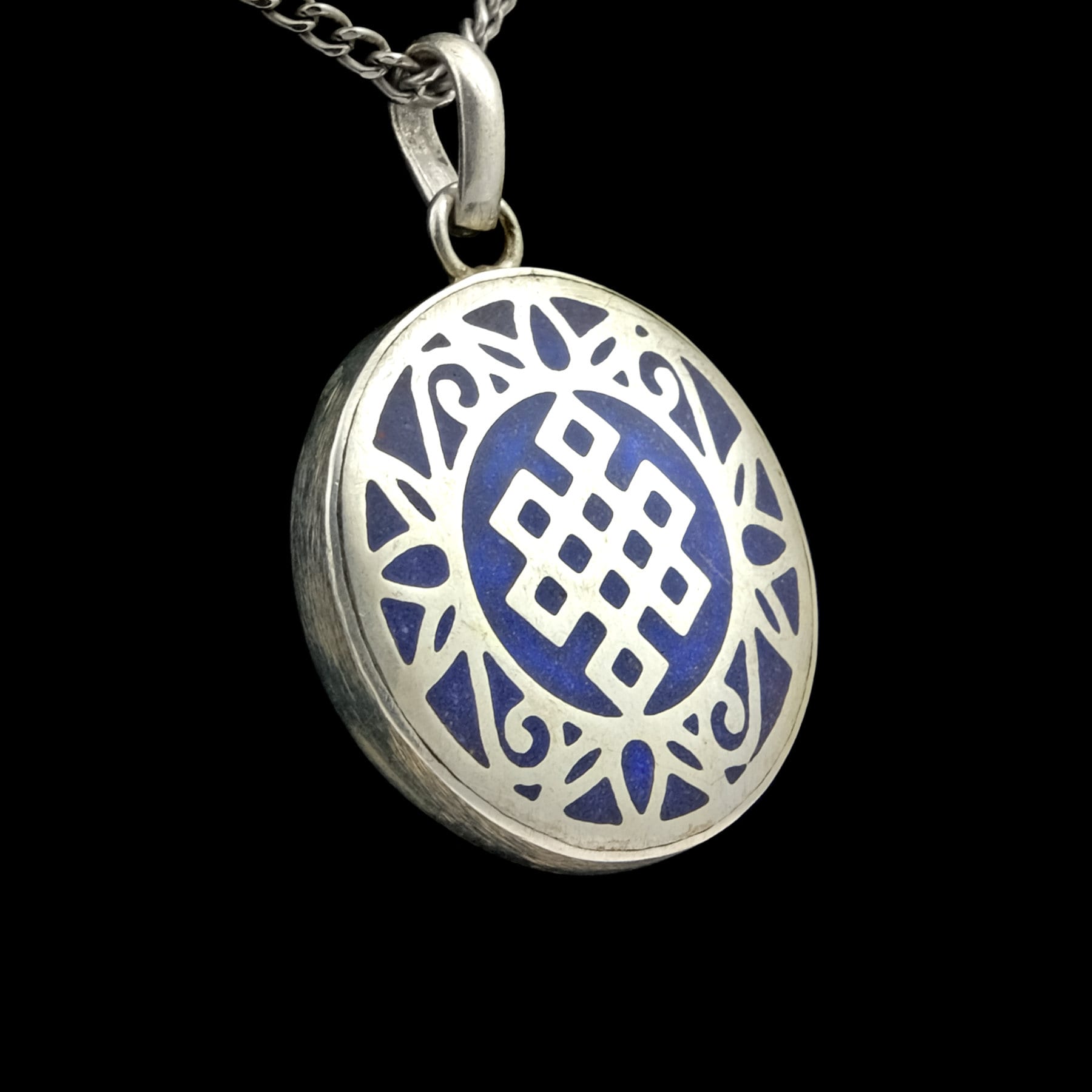 Handmade Buddhist Amulet With the Infinite Knot and a Mandala - Etsy UK