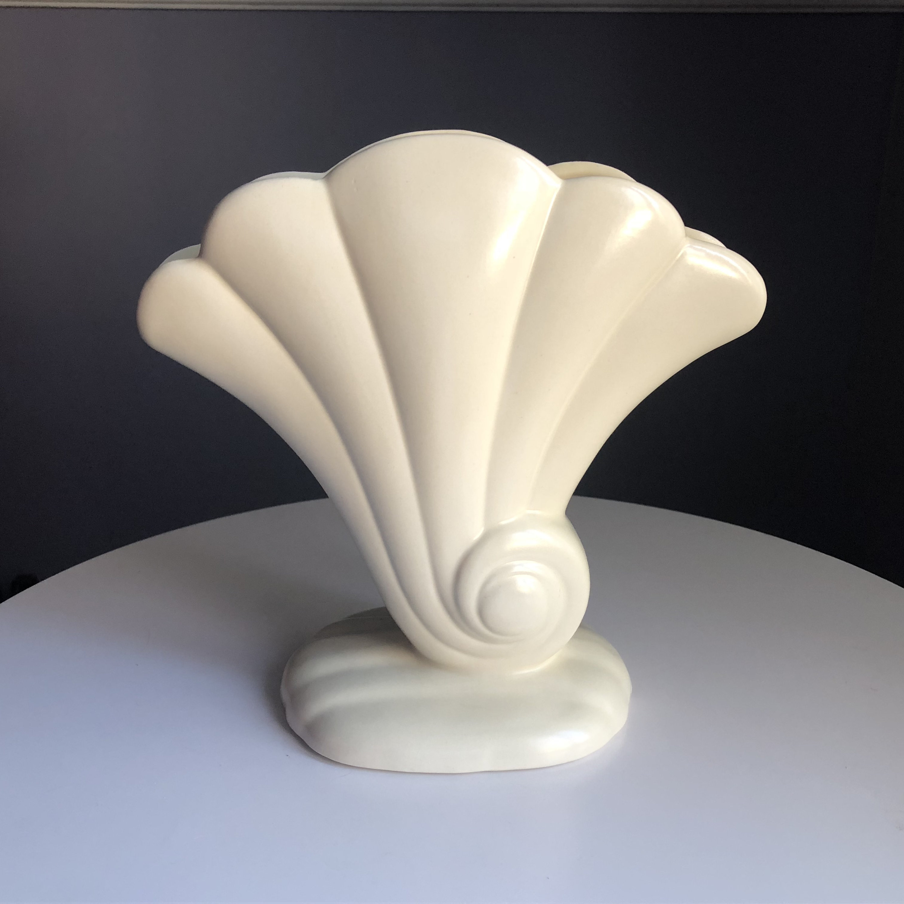 Vintage Redwing Vase Shell Fan Matte Satin Off-white Warm Cream 892 - Etsy