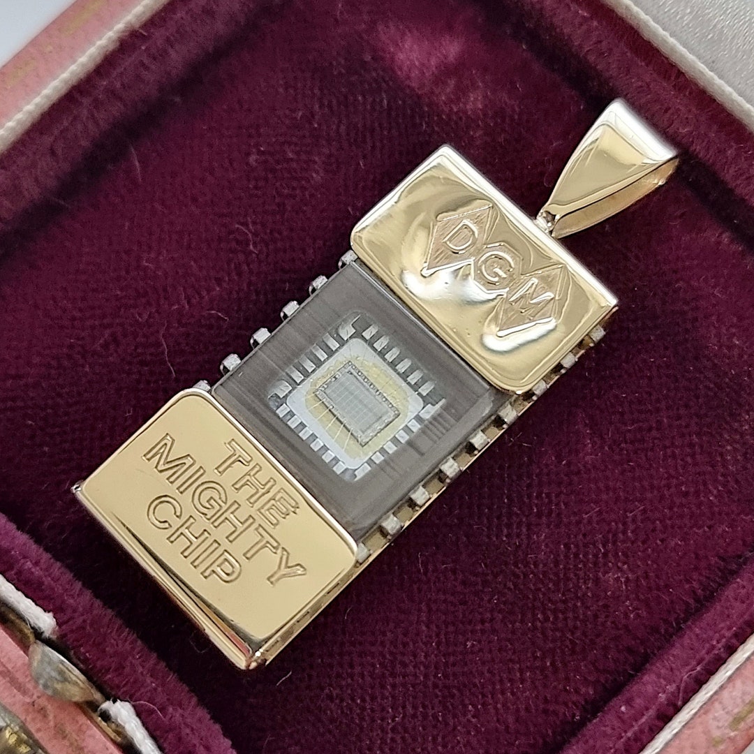 Vintage 9ct Gold "the Mighty Chip" Computer Chip Pendant - Etsy UK