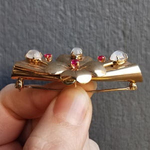 Vintage 10kt Coro Moonstone & Ruby Fan Brooch - Etsy