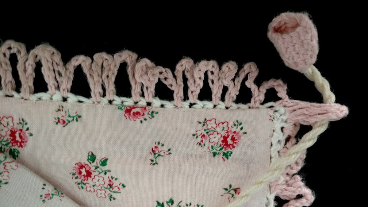Rare crocheted handkerchief collector inside with flowered | Etsy