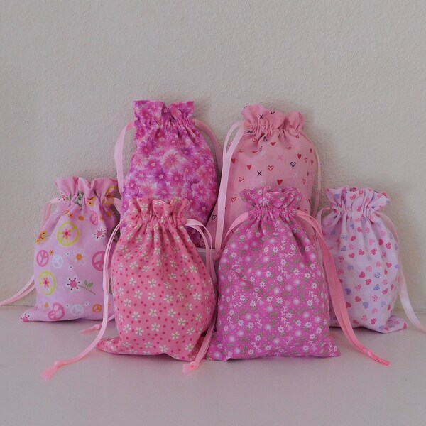 Small Gift Bags - 60+ Gift Ideas for 2024