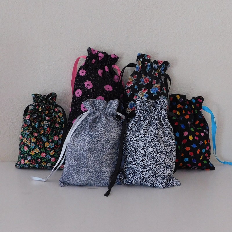 Small Gift Bags - 60+ Gift Ideas for 2025