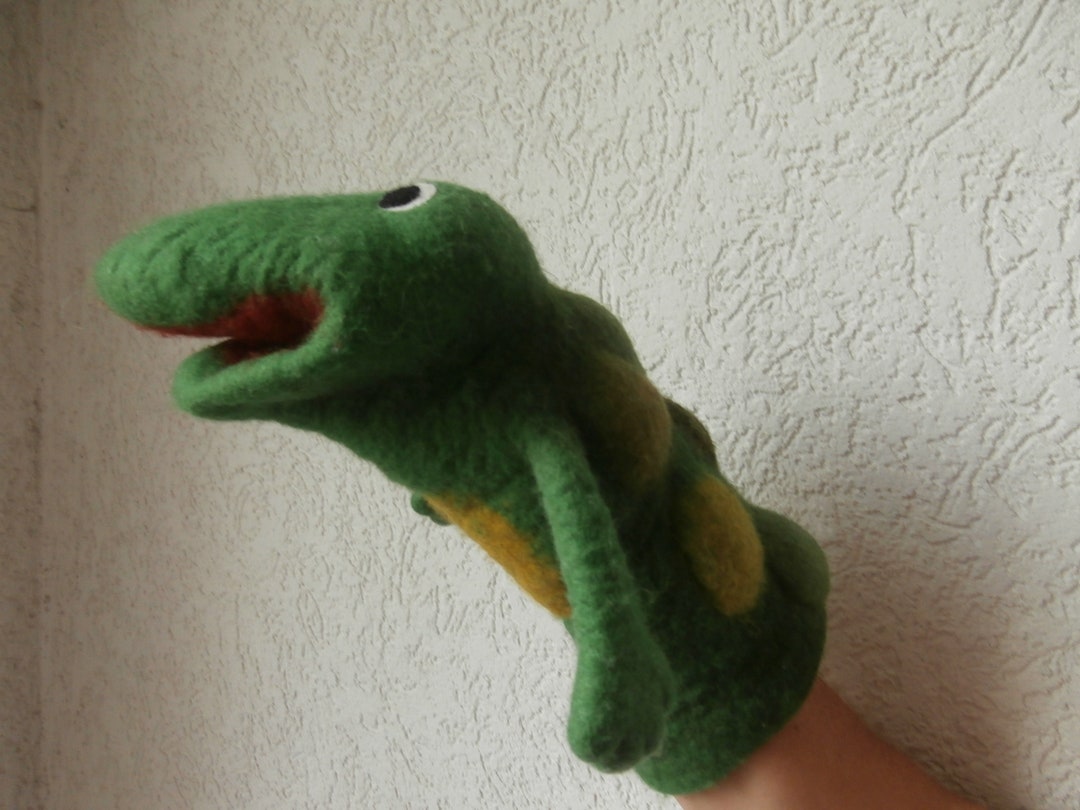 Hand Puppet frogs - Etsy