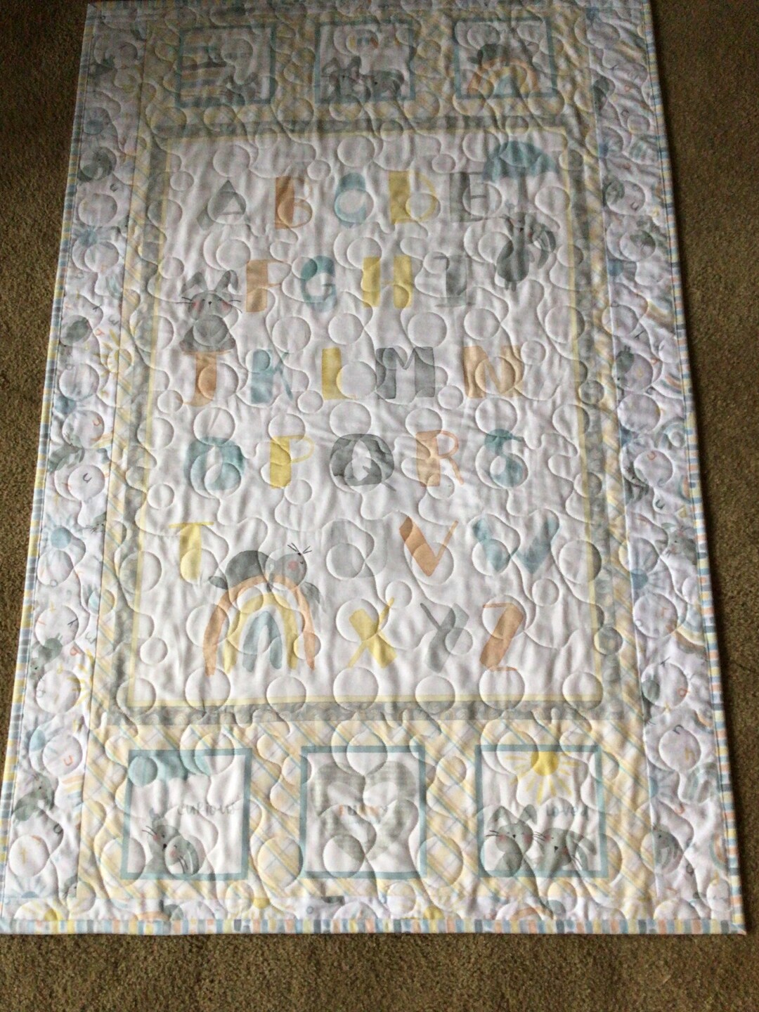 Bunny ABC Panel Baby Quilt, Quilted Wall Hanging, Nursery Decor, Quilts ...