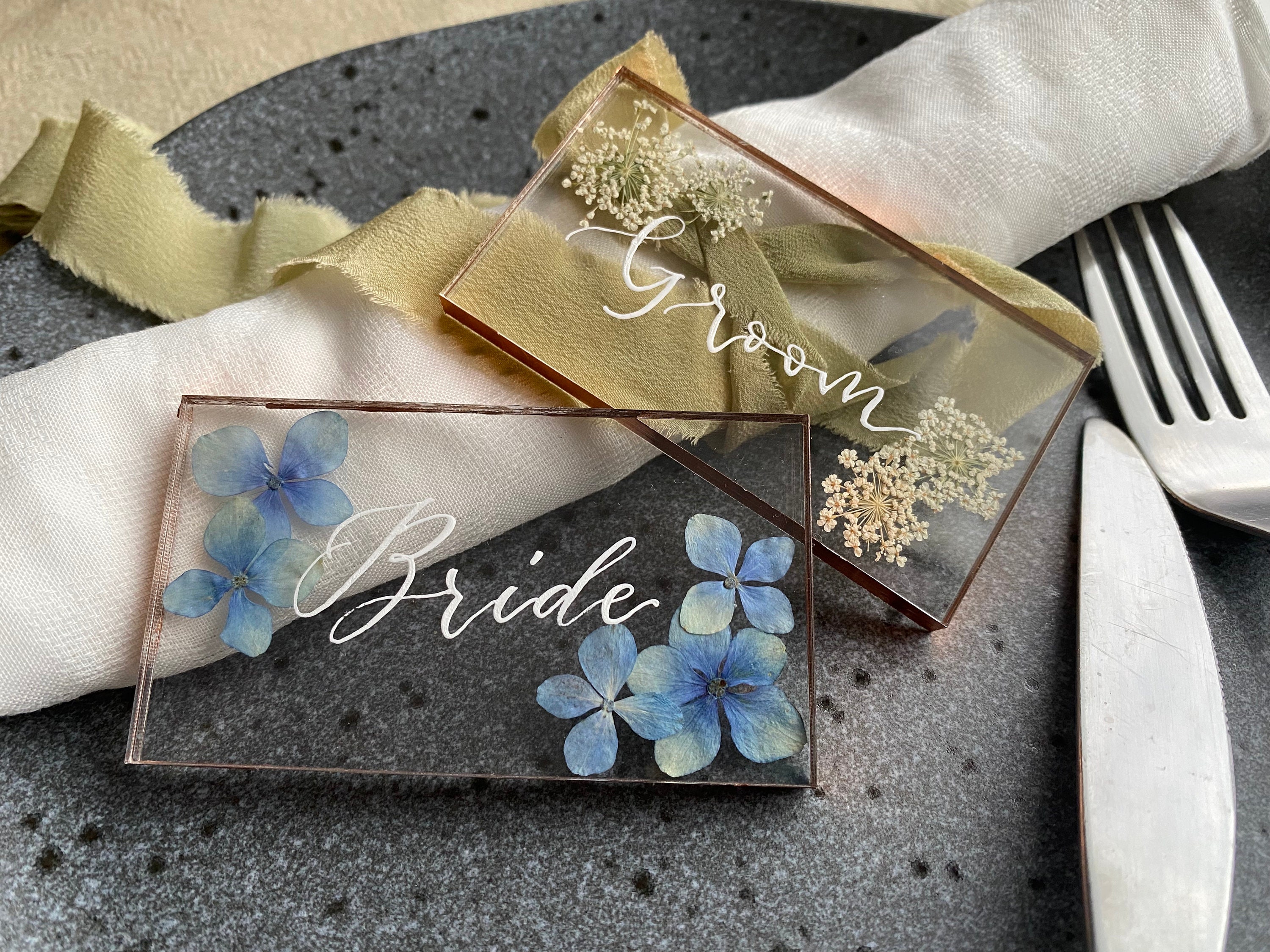 Acryl Wedding Place Card With Pressed Flower Handwritten Calligraphy ...
