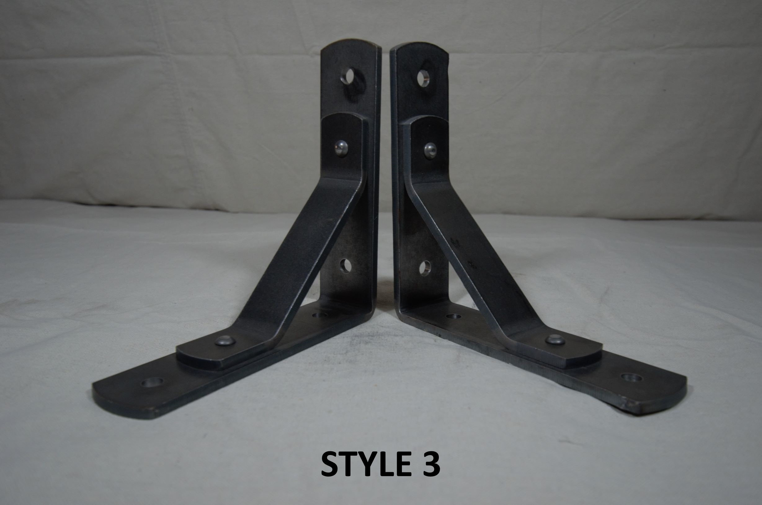 One Iron Metal Corbel Bracket 12