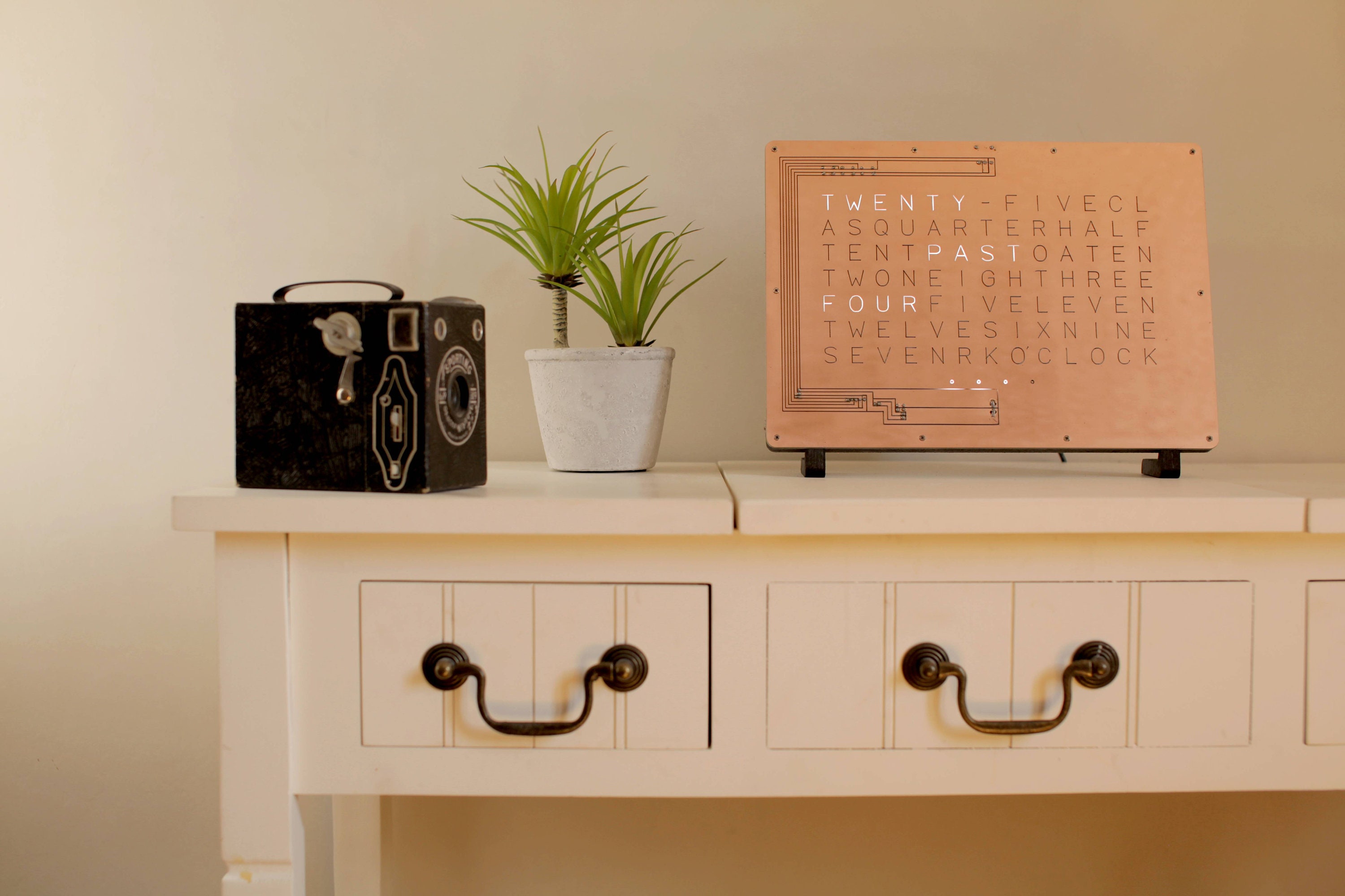 Word Clock Design LED Letters English Text Living Room Decoration ...