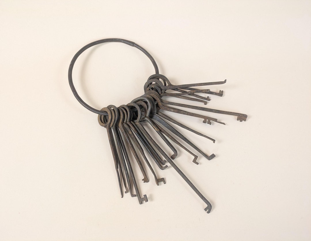 Antique French Skeleton Keys, 21 Locksmith Dungeon Keys From 1800s ...