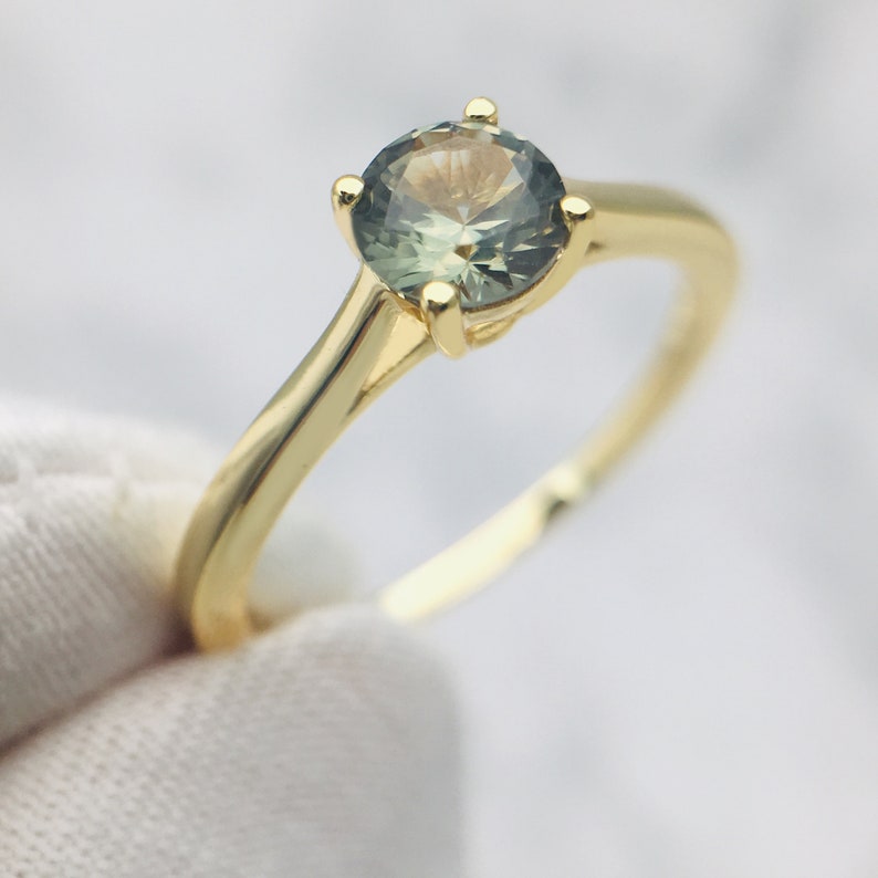 Green stone ring / simulated peridot ring / vintage green | Etsy