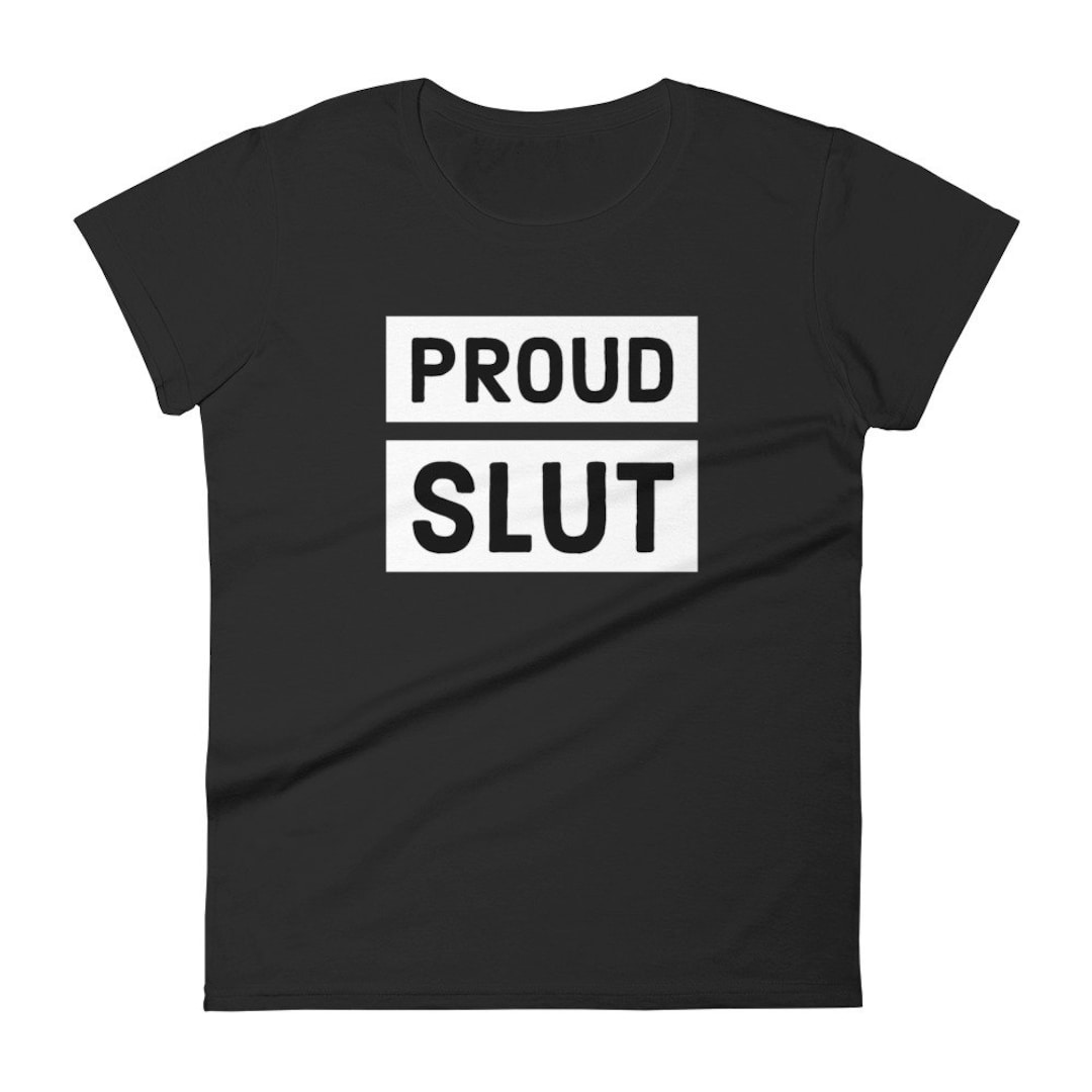 Camiseta de manga corta de mujer Proud Slut Master's Cum Slut Ropa ...