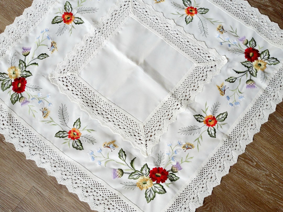 Vintage Handmade Tablecloth/centerpiece, Poppies, Cornflowers ...