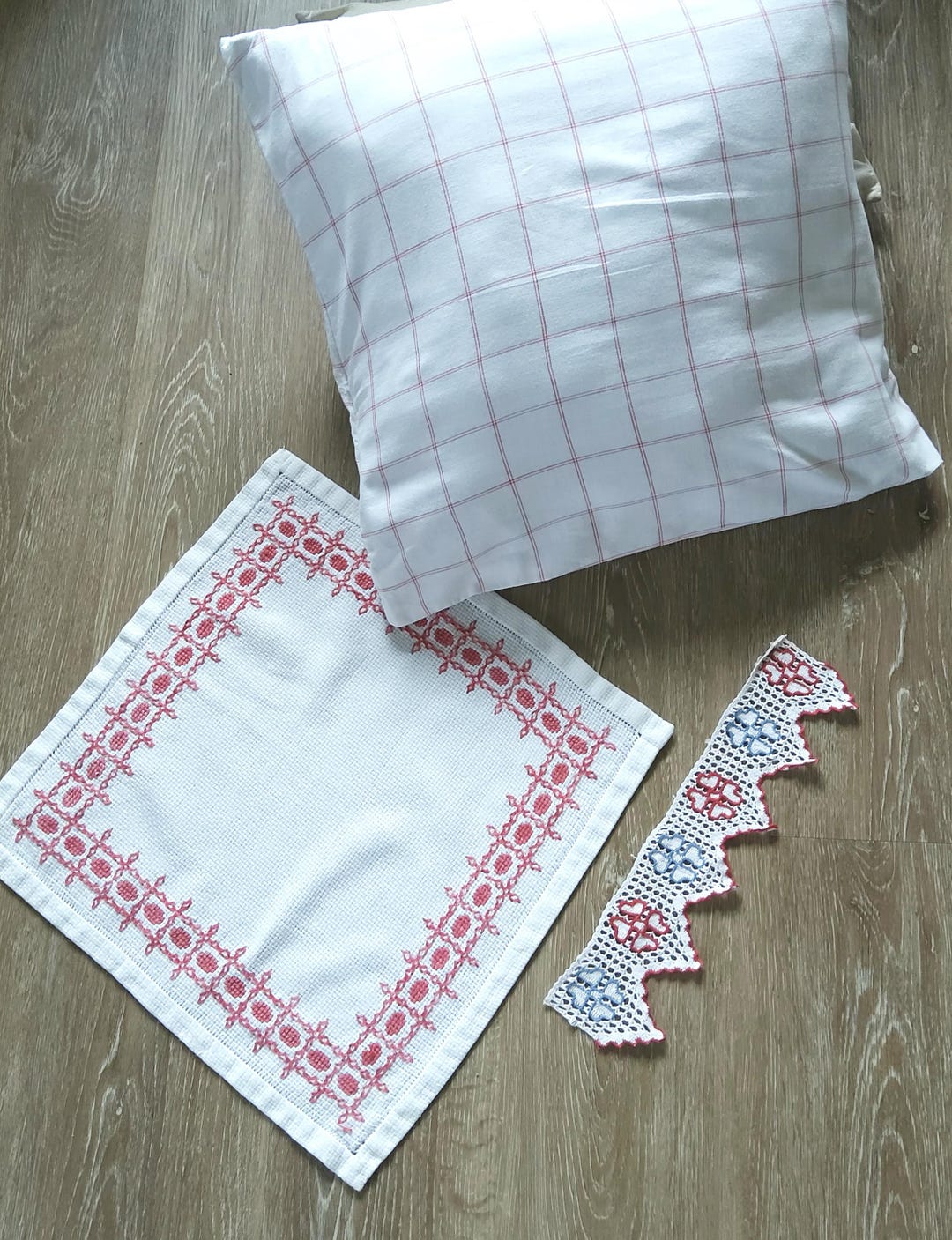 ANTIQUE 3-piece Set: Parade Cushions With Embroidery, Red and White ...