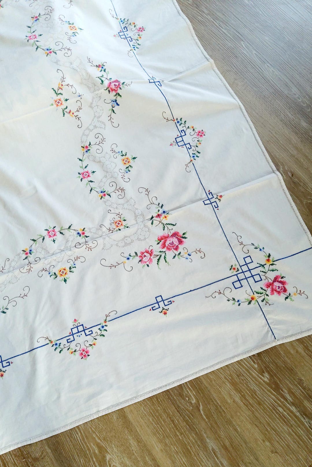 ANTIQUE: Embroidered Handmade Tablecloth, Kitchen Tablecloth, Red Roses ...