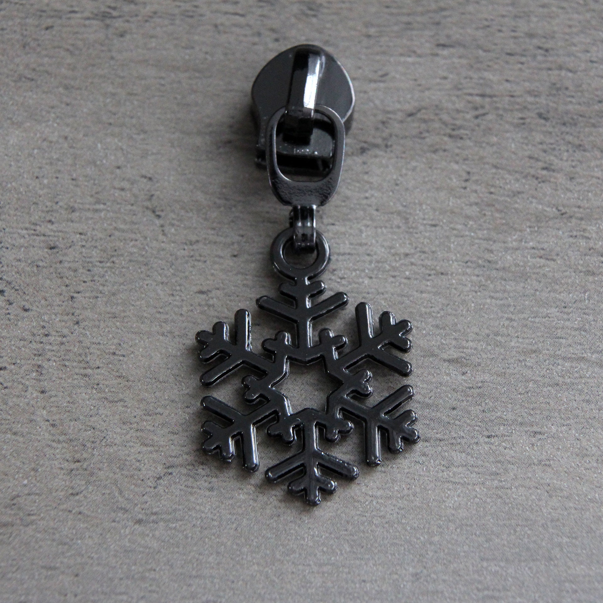 Snowflake zipper pulls (5 pcs) designed for #5 nylon zipper tape. No. 5 ...