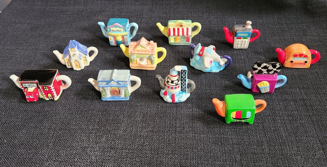 Red Rose Miniature Tea Pot Ceramic Collectables 12 Pieces - Etsy