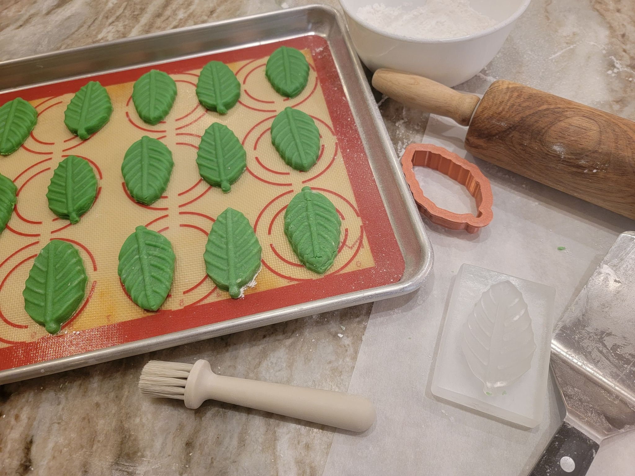 Italian Leaf Cookie Mold and Cutter KV2216 - Etsy