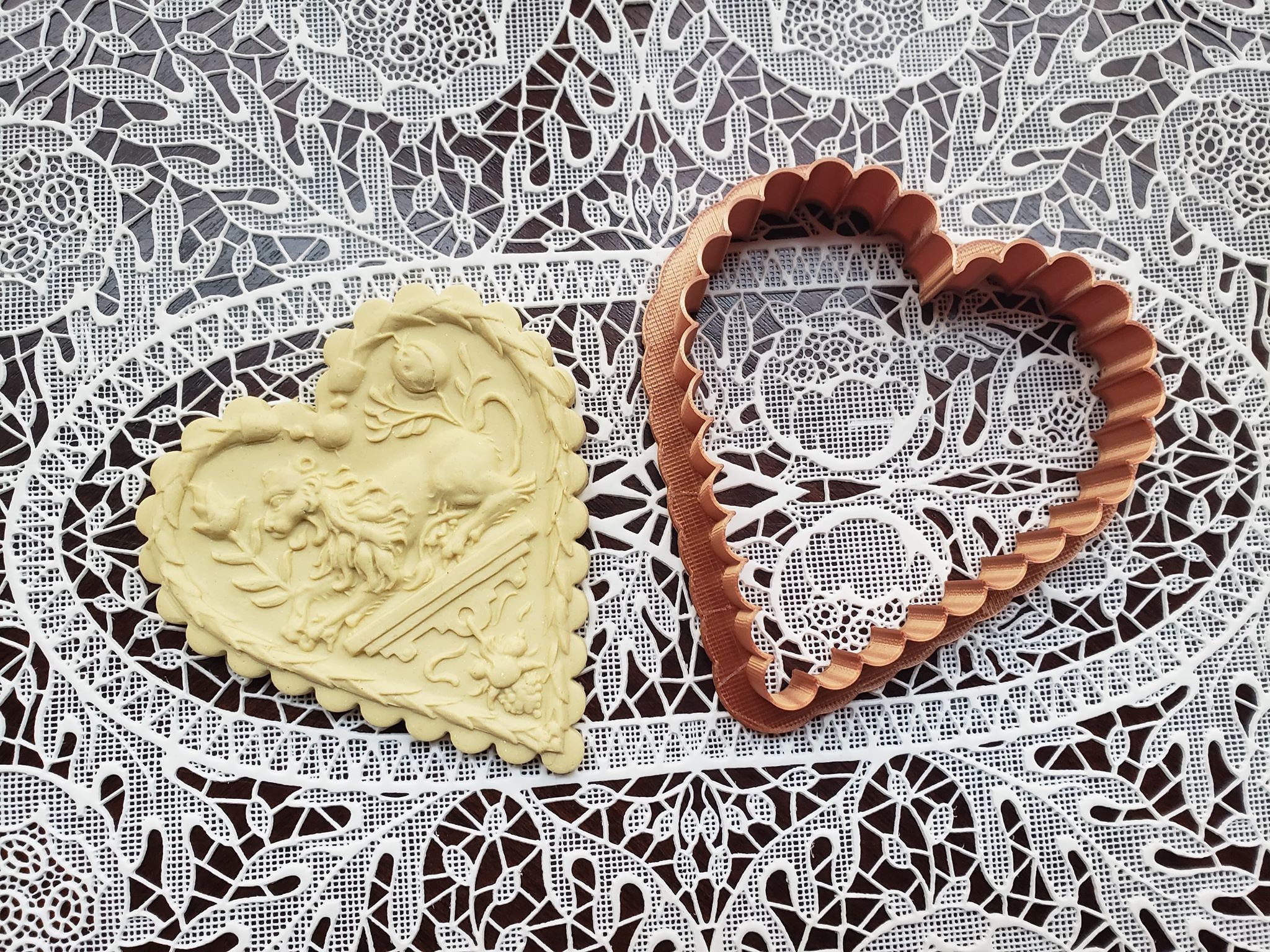 Scalloped COOKIE CUTTER ONLY Fits Mold 5132 Lion in Heart. - Etsy