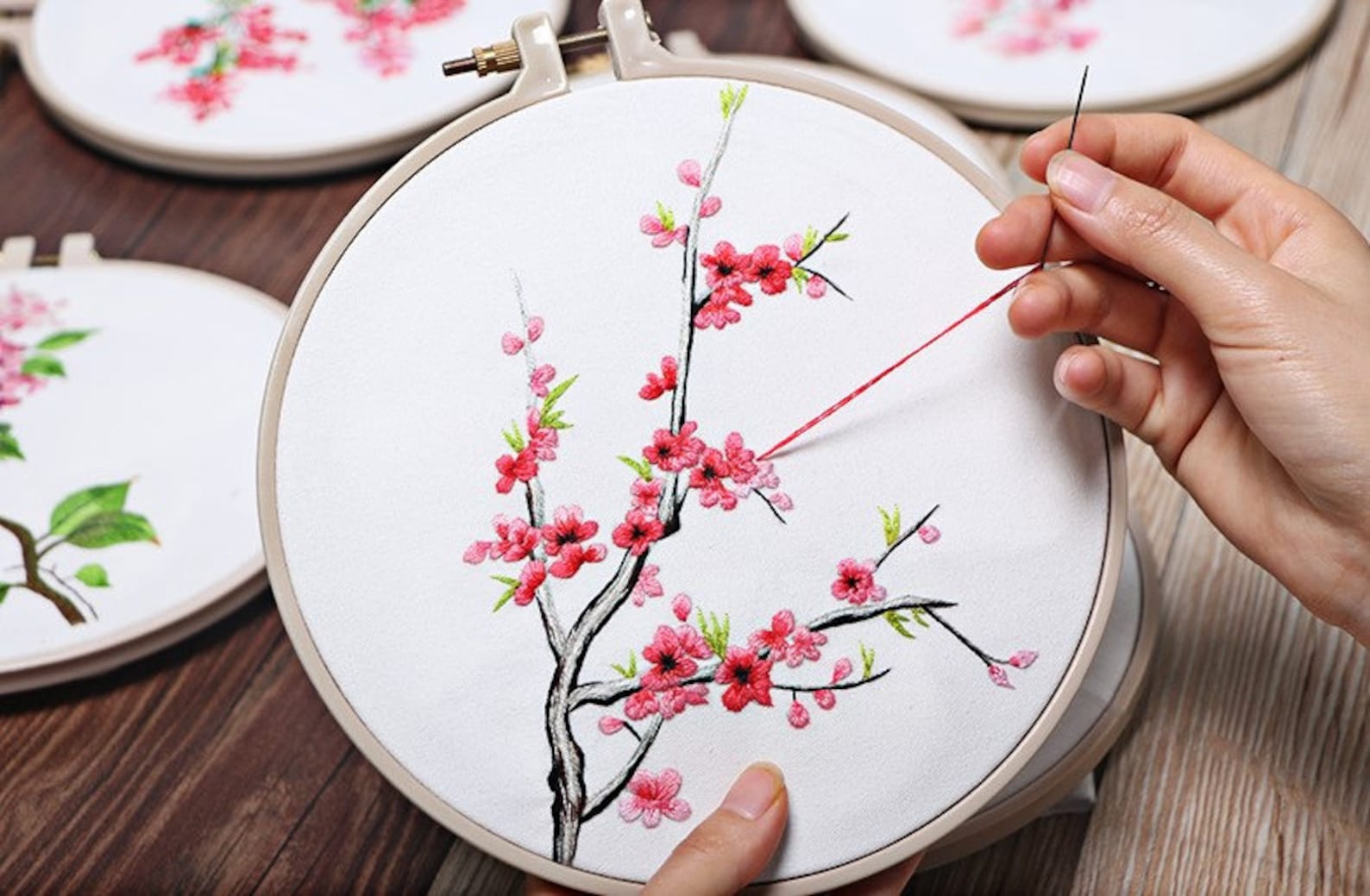 Flower Embroidery Kit With Hoop, DIY Embroidery, for Beginners, 6 ...