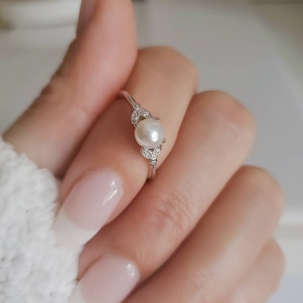Round Pearl Ring - Etsy