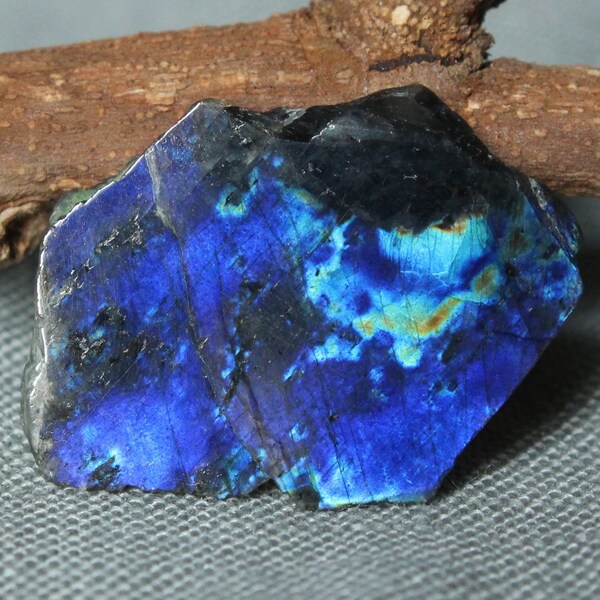 Spectrolite Pendant - Etsy