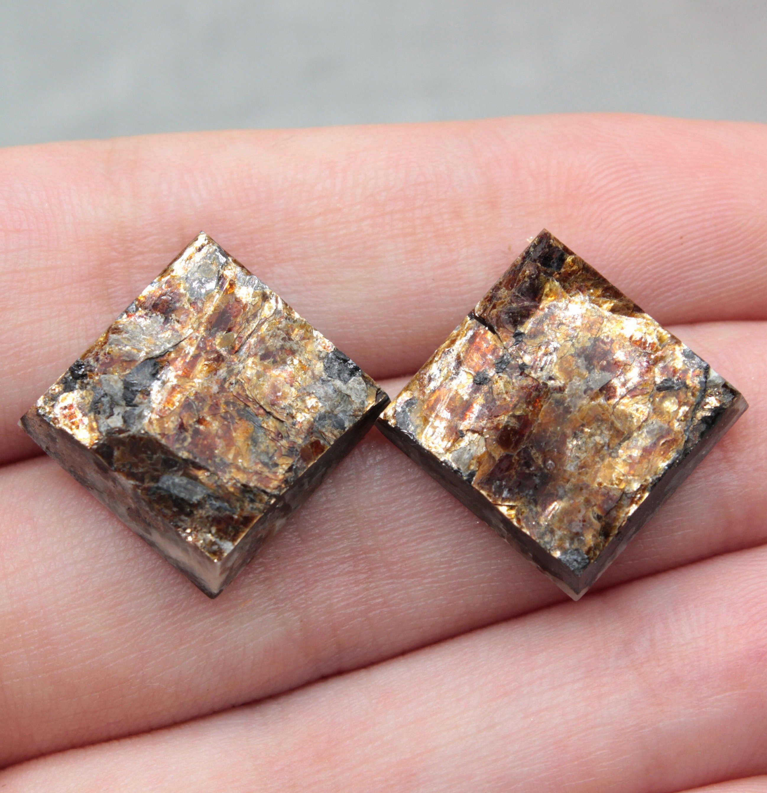 6.2, Astrophyllite Cabochon Kola Peninsula Eveslogchorr Rough Rare ...