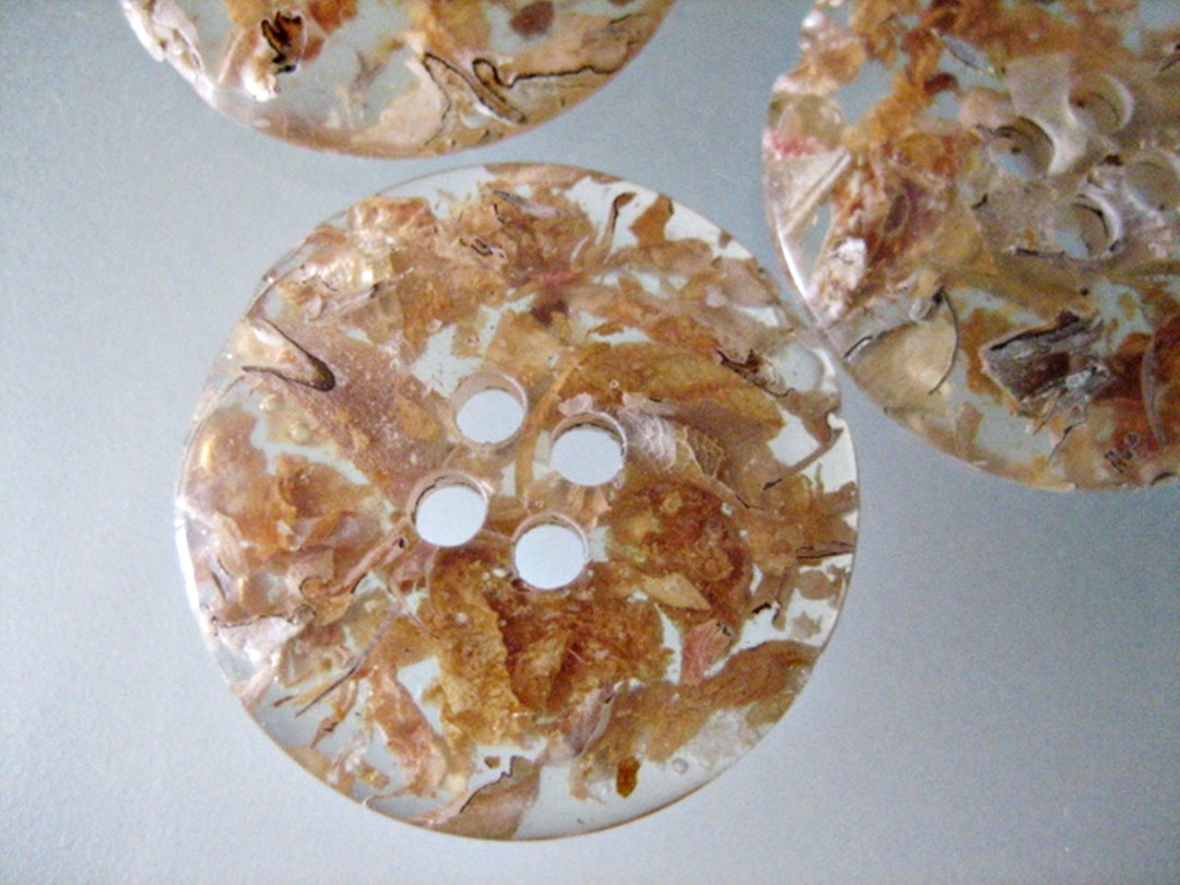 Great Plastic Buttons With Embedded Straw / Dried Natural Fibers 15 Mm ...