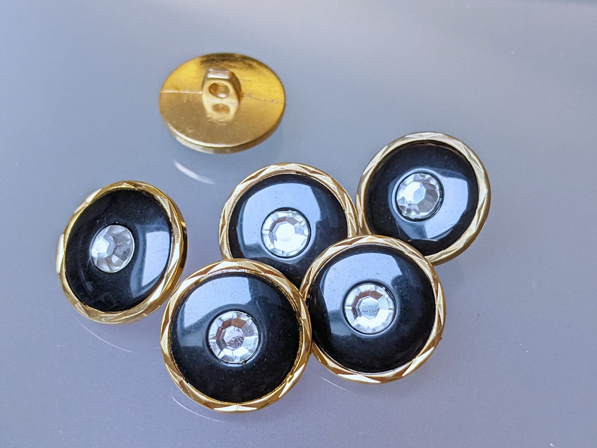 6x Elegant Eyelets Buttons black/gold With - Etsy UK