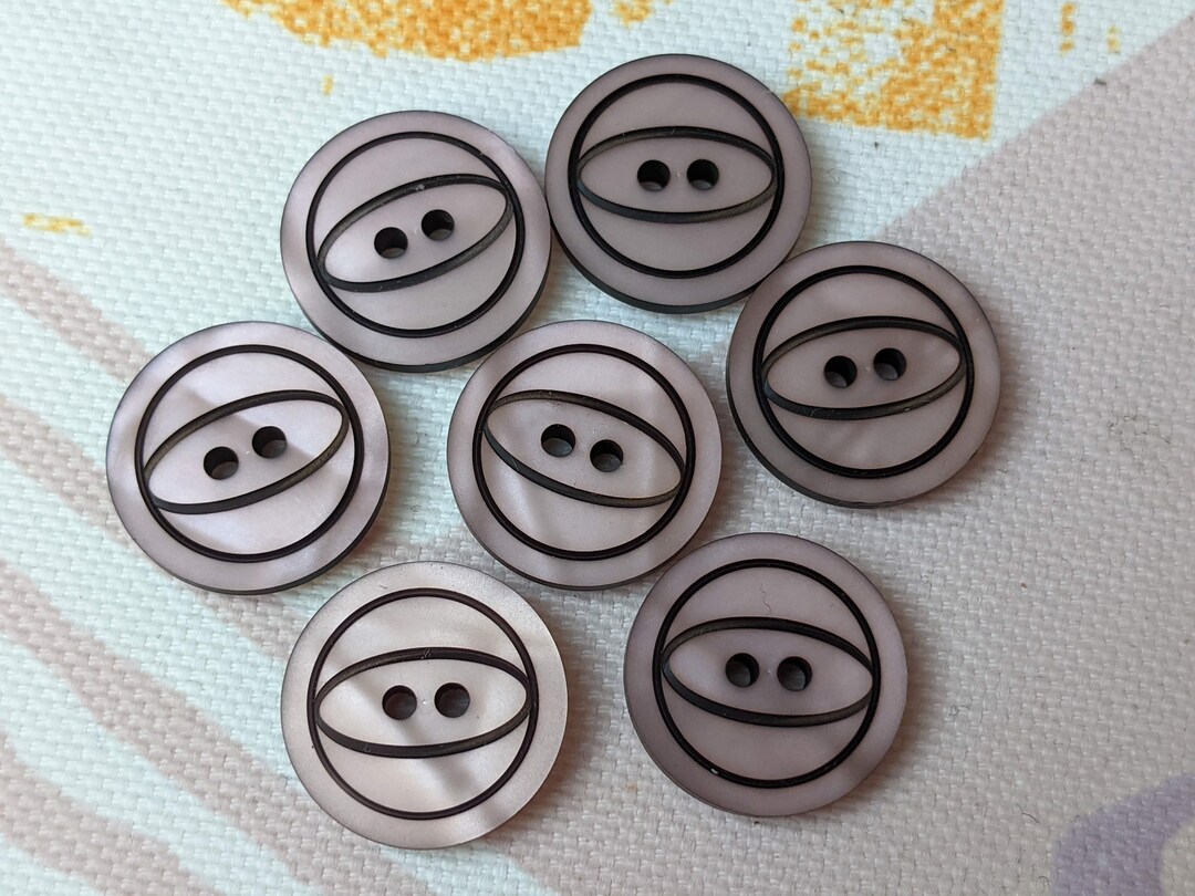 7x Noble Plastic Buttons pigeon With Gray Lines 17 Mm Buttons - Etsy