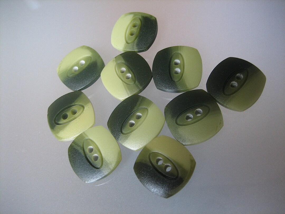 Olive Green Buttons - Plastic - With Green Gradient - 16 or 20 Mm ...