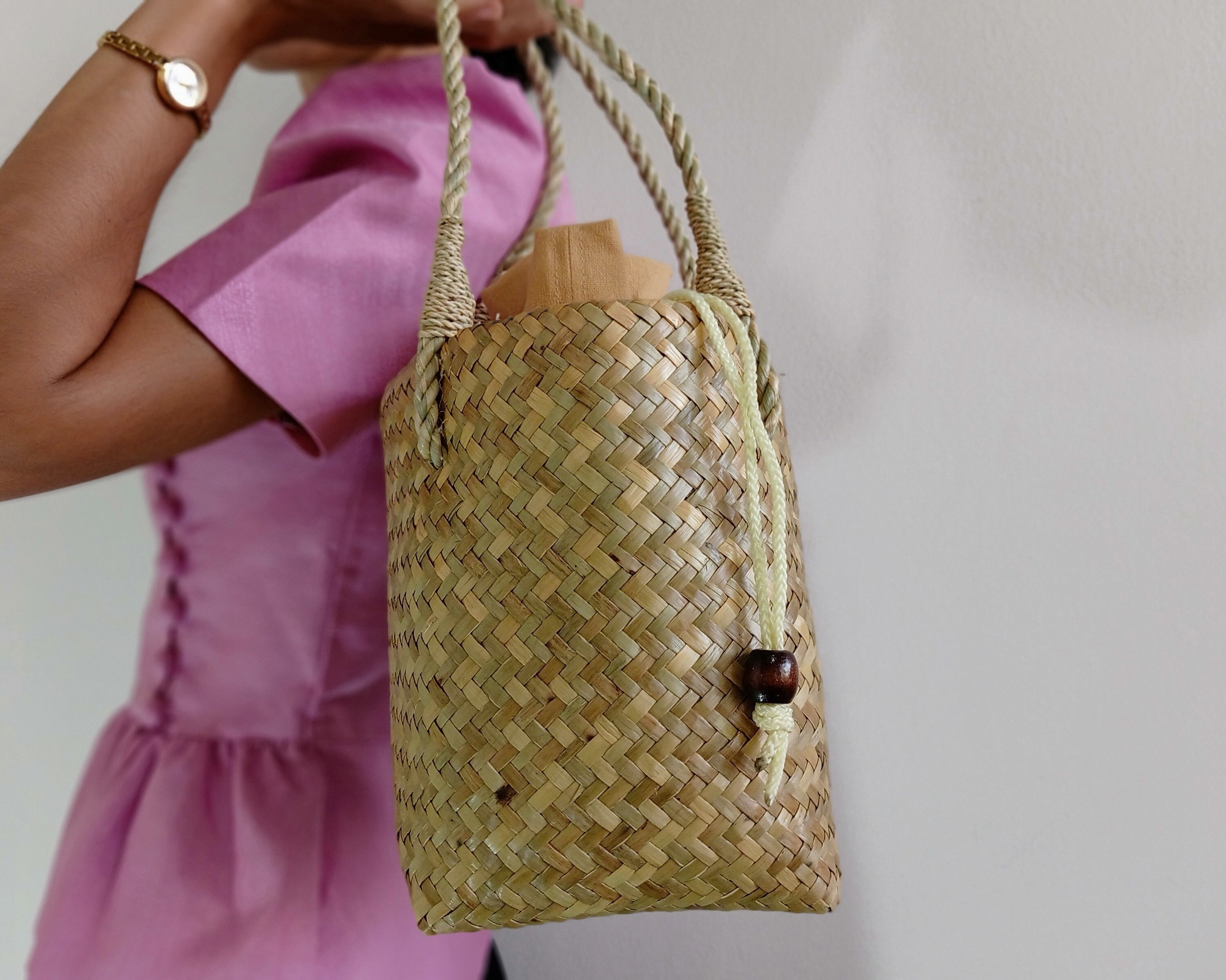 Small straw bag with bucket clousure. Round wicker purse. | Etsy