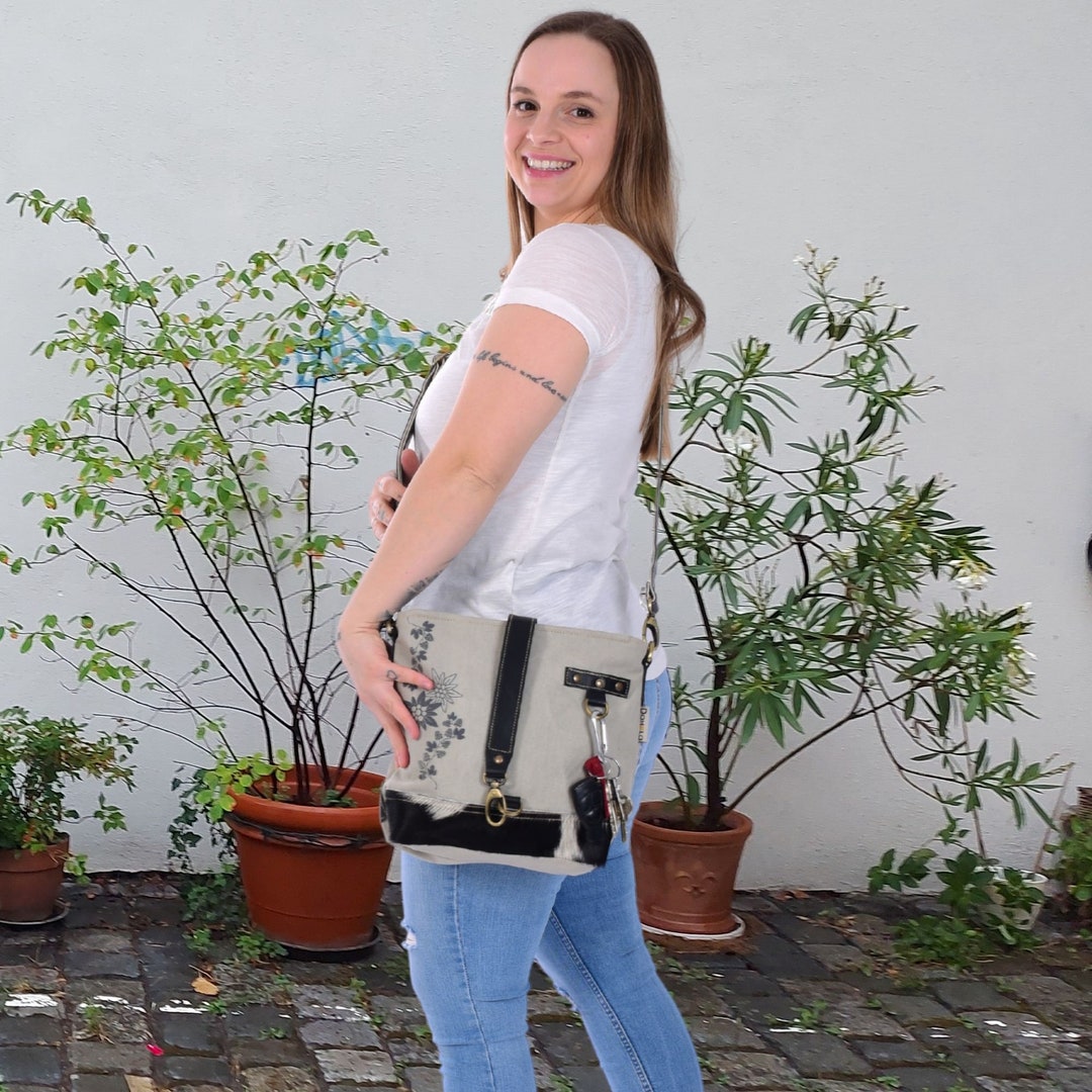 Small Traditional Bag With Edelweiss & Hop Branch Print. Gray Crossbody ...
