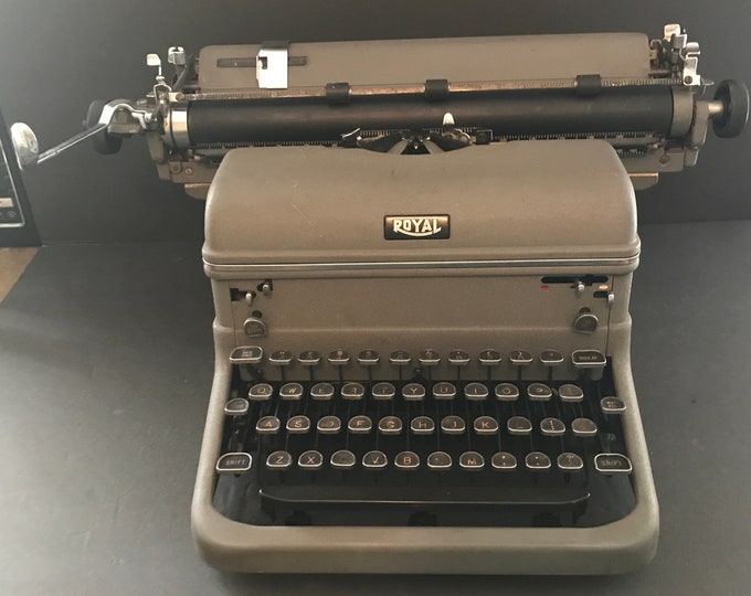 Royal Typewriter With Magic Margin, Circa 1947, Manual Typewriter ...