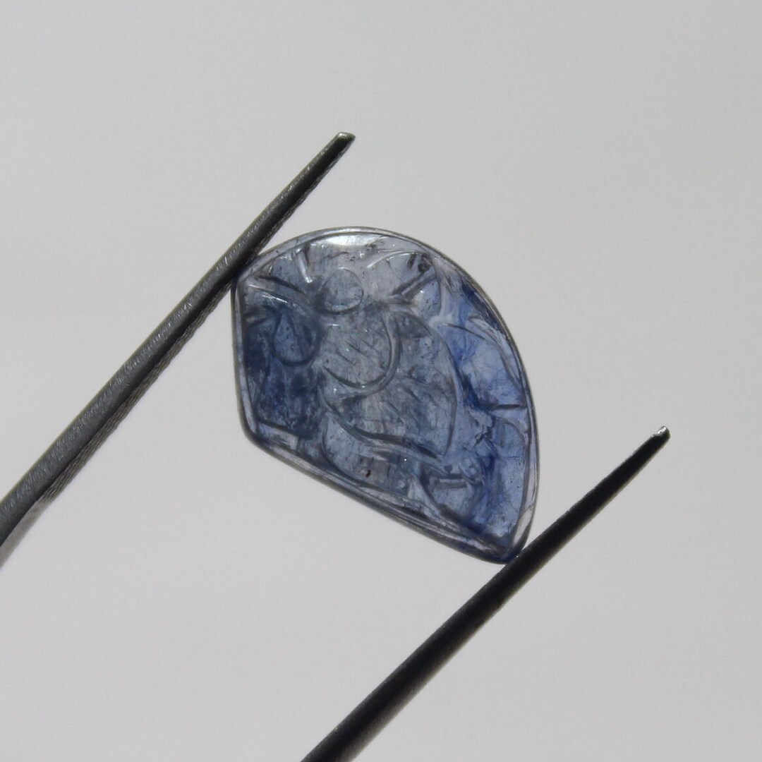 Best Quality 1 Pieces Natural Blue Sapphire Hand Carved Stone Carving ...