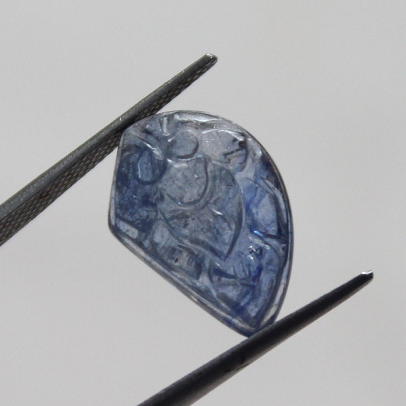 Best Quality 1 Pieces Natural Blue Sapphire Hand Carved Stone Carving ...
