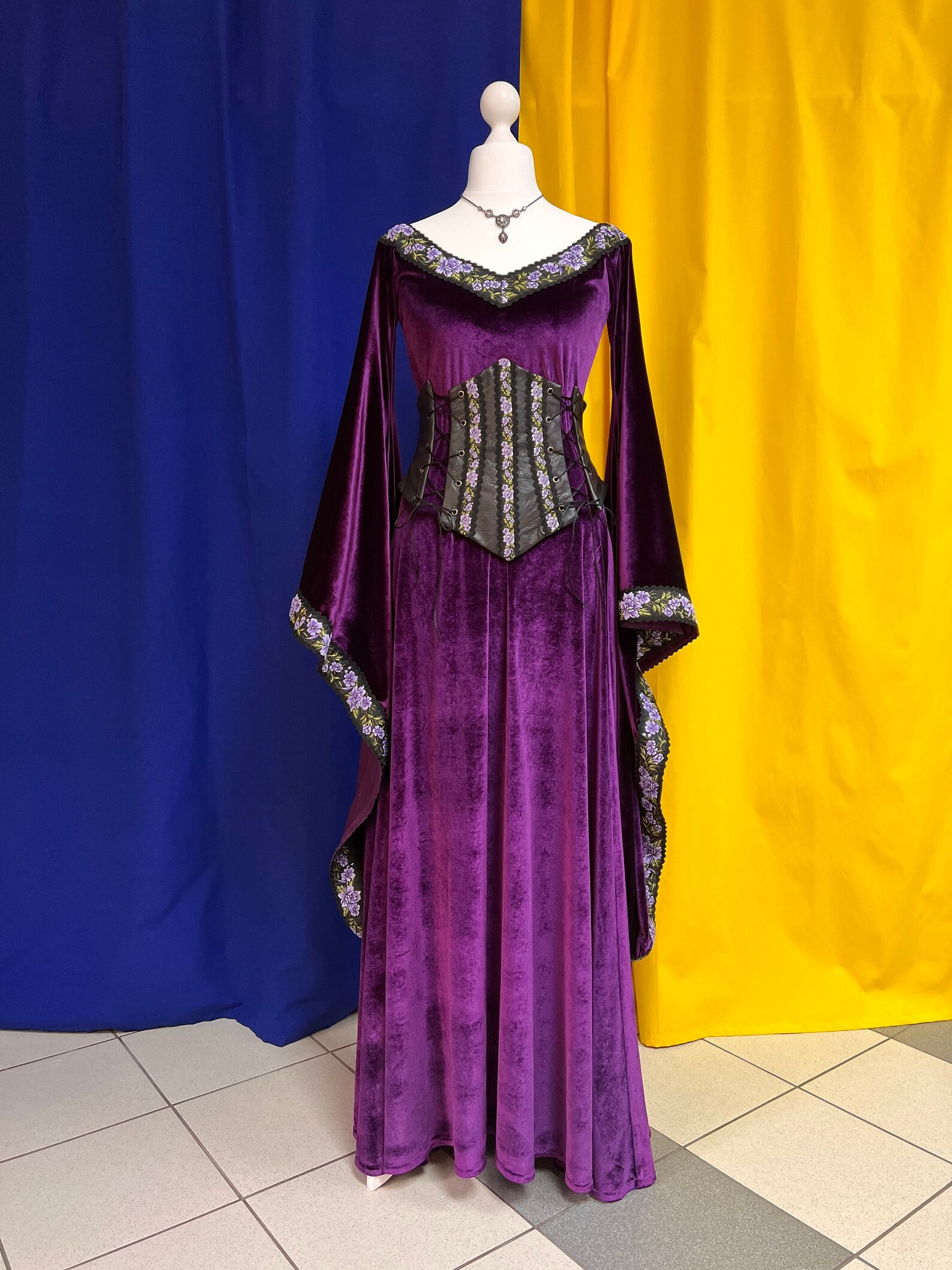 Elven Dress Medieval Dress Elven Wedding Dress - Etsy