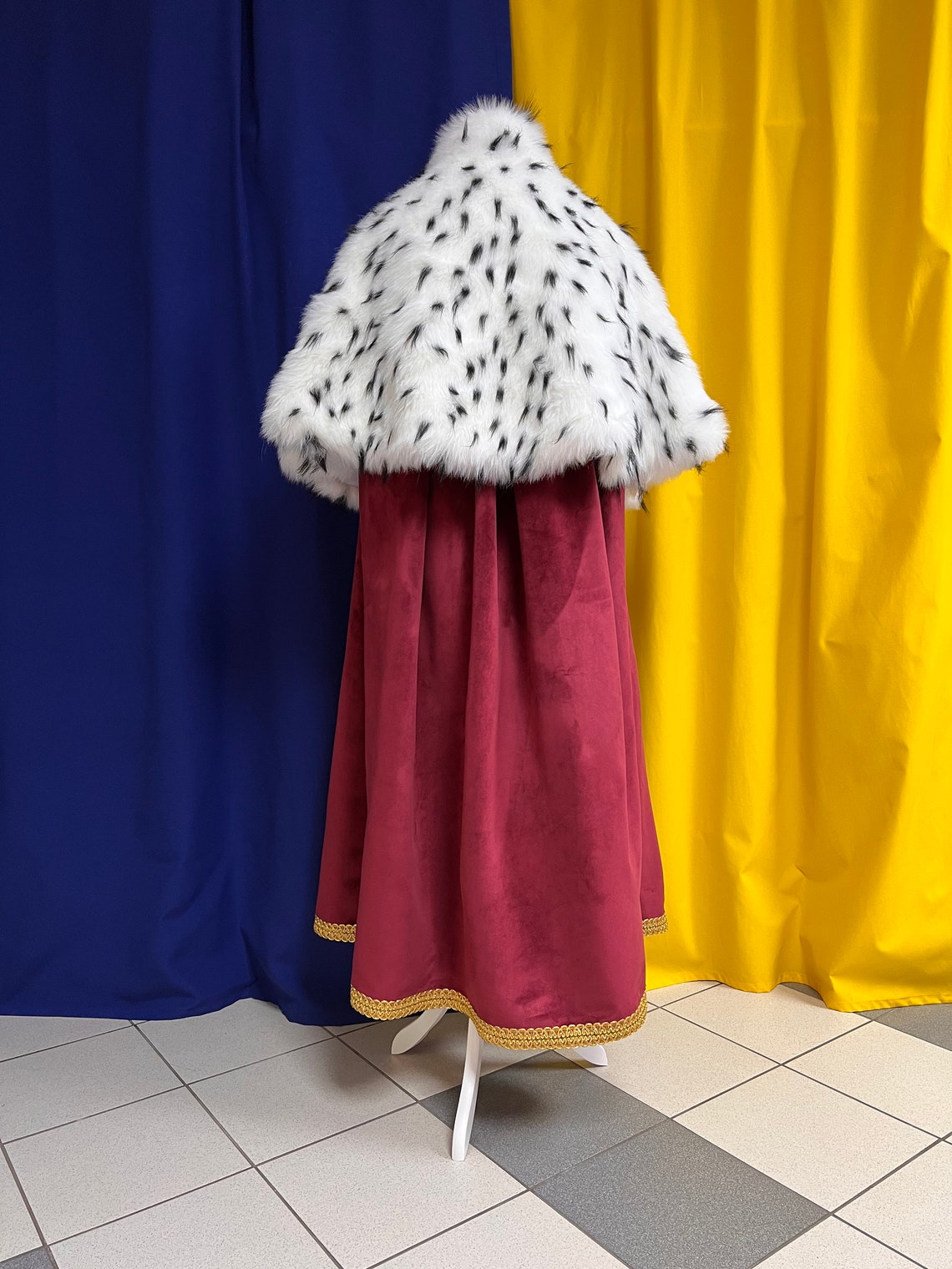 Royal Cape Medieval Bridal Robe Fur Cloak Ermine Fur - Etsy