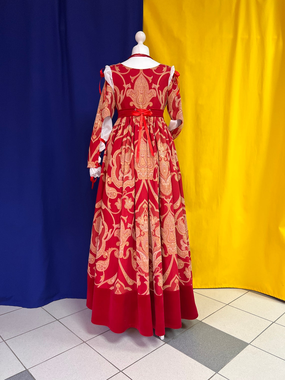 A Renaissance Dress Lucrezia Borgia's Dress Red Dress - Etsy
