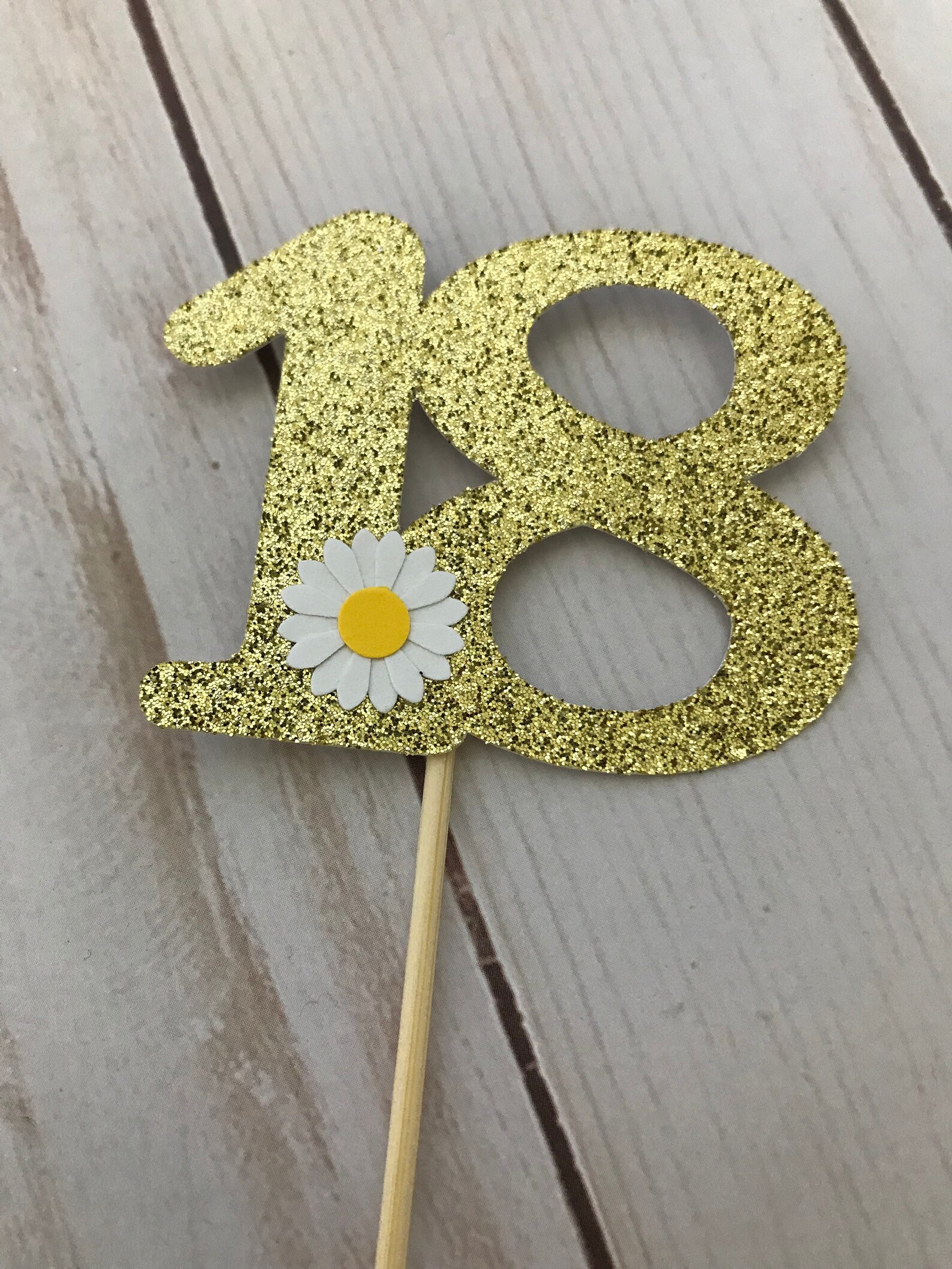 Number Eighteen with Daisy Flower | Etsy