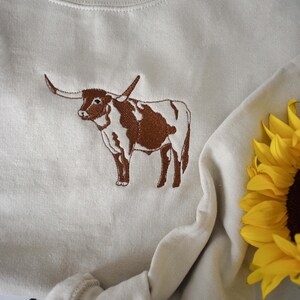 Longhorn Embroidery Sweatshirt | Cow Sweatshirt | Crewneck - Etsy