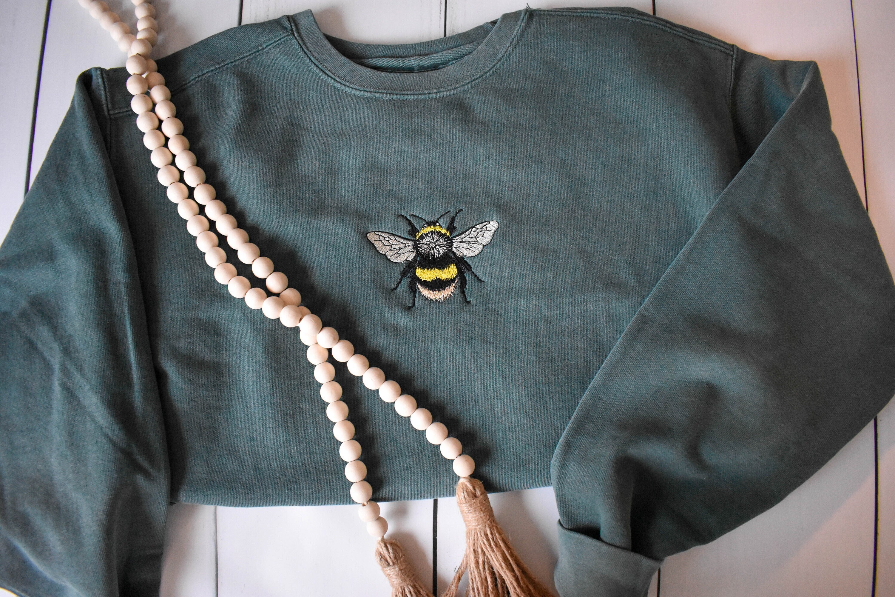 Embroidered Bumble Bee Sweatshirt Embroidered Bee Crewneck - Etsy