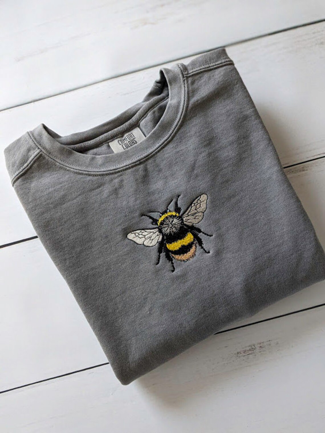 Embroidered Bumble Bee Sweatshirt Embroidered Bee Crewneck - Etsy