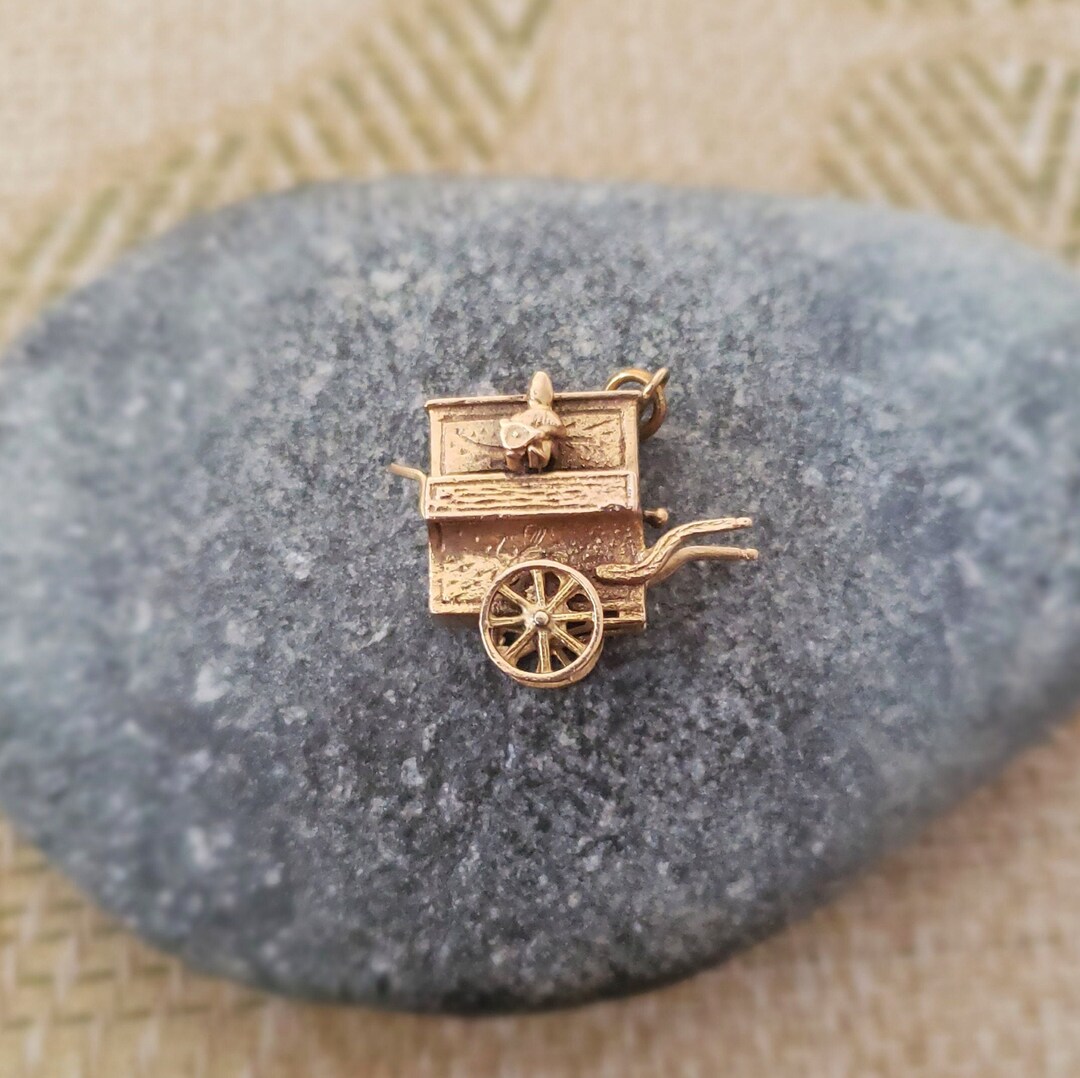 Vintage 9ct Gold Organ Grinder & Monkey Charm | Mid Century Jewelry - Etsy